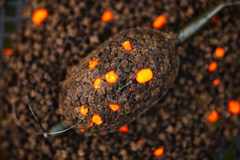 WORLD CLASS METHOD FLUO PELLET 6mm CSOKI-NARANCS - NovákFeeder Webáruház